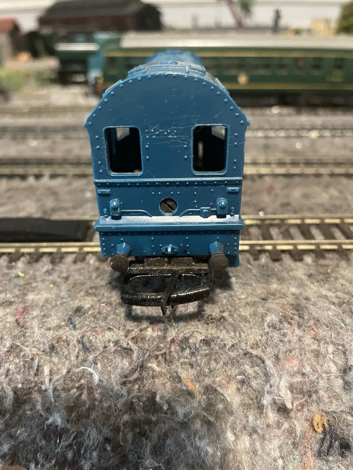 Triang/Hornby Class O8 Diesel Shunter “gronk” British Rail Blue Running ...