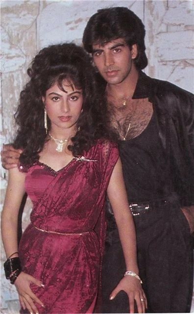 Ayesha Jhulka And Akshay Kumar