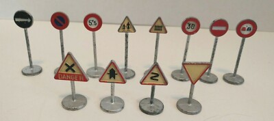 Dinky Toy Road Sign Set | eBay