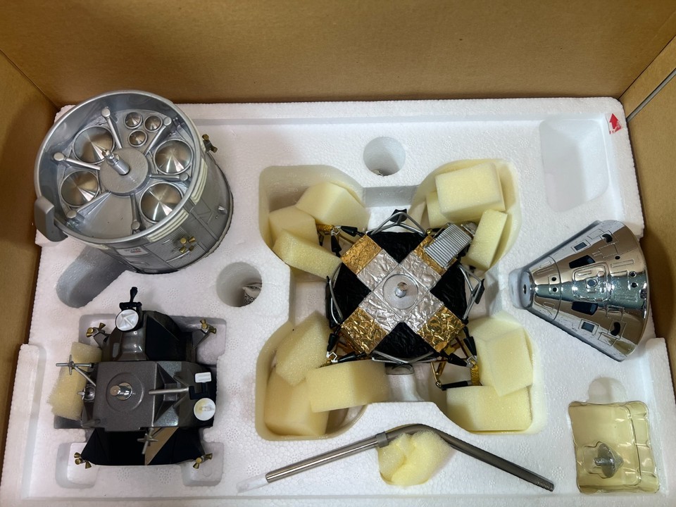 Danbury Mint APOLLO 13 Lunar Landing Model In Original Box with ...