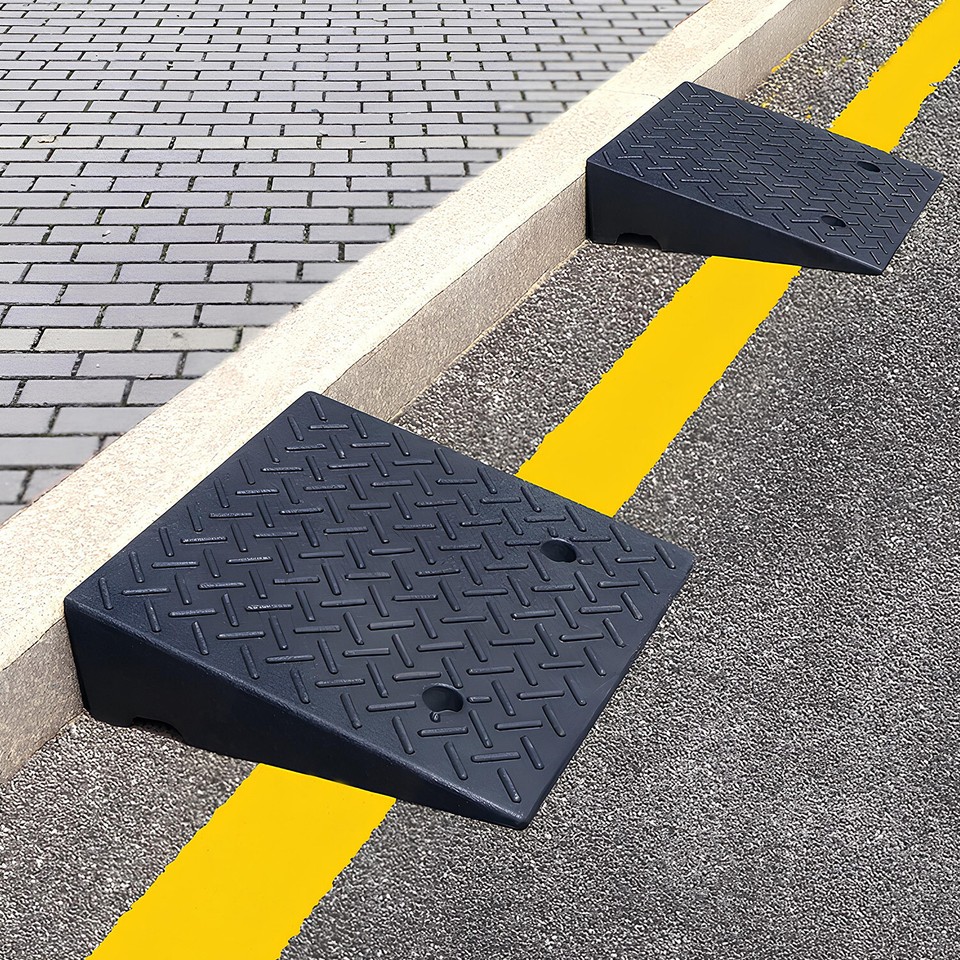 Curb Ramp for Driveway - Heavy Duty Rubber Tread & Threshold Portable ...