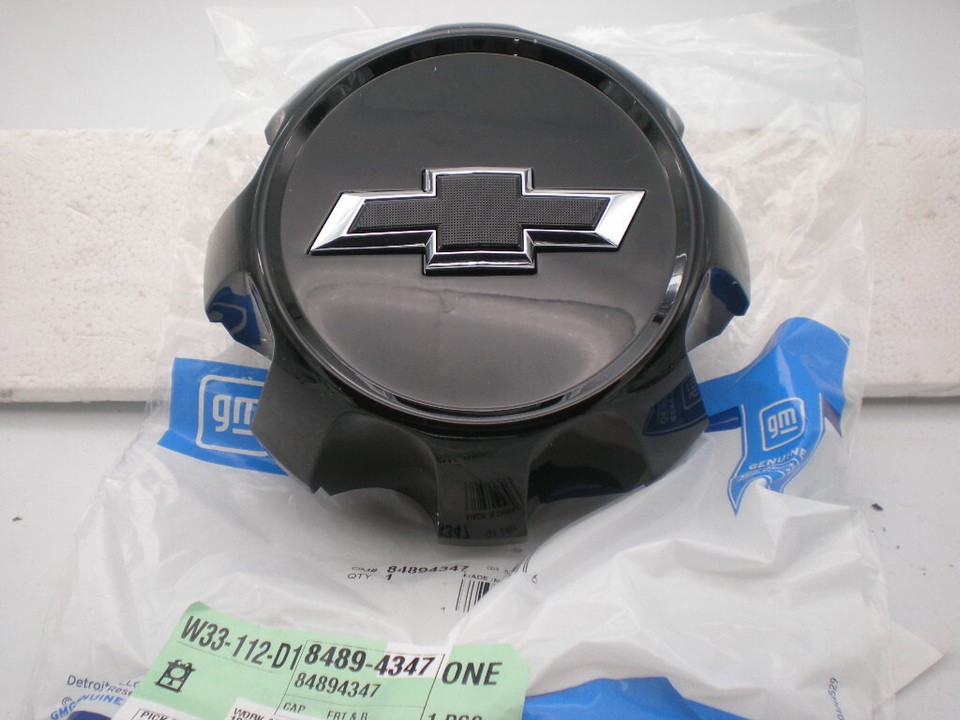 NEW 21 - 25 Chevrolet Silverado 2500 3500 HD Black OEM Center Cap P/N ...