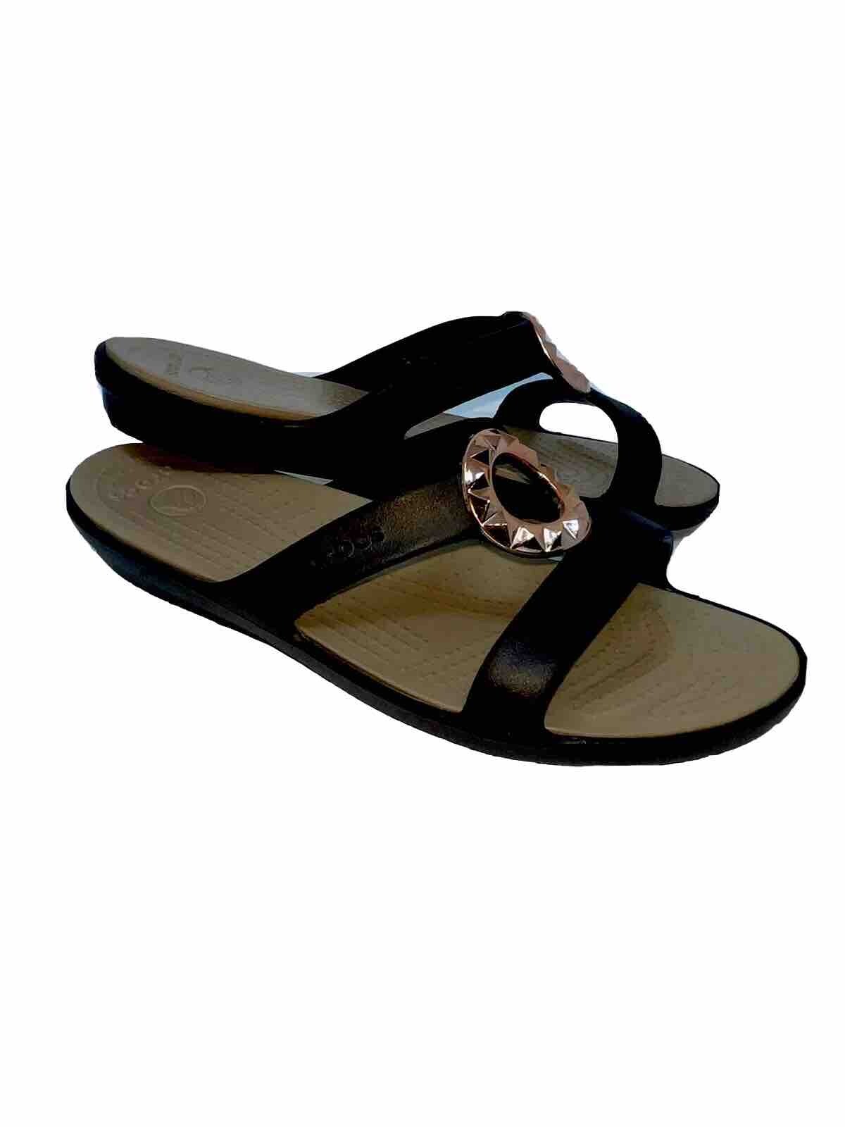 Crocs Sanrah Hammered Gold/Bronze Circle Espresso/Mus… - Gem