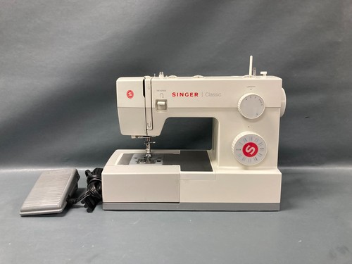 Singer Classic 44S Heavy Duty 23-Stitch Sewing Machine w/Foot Pedal ...