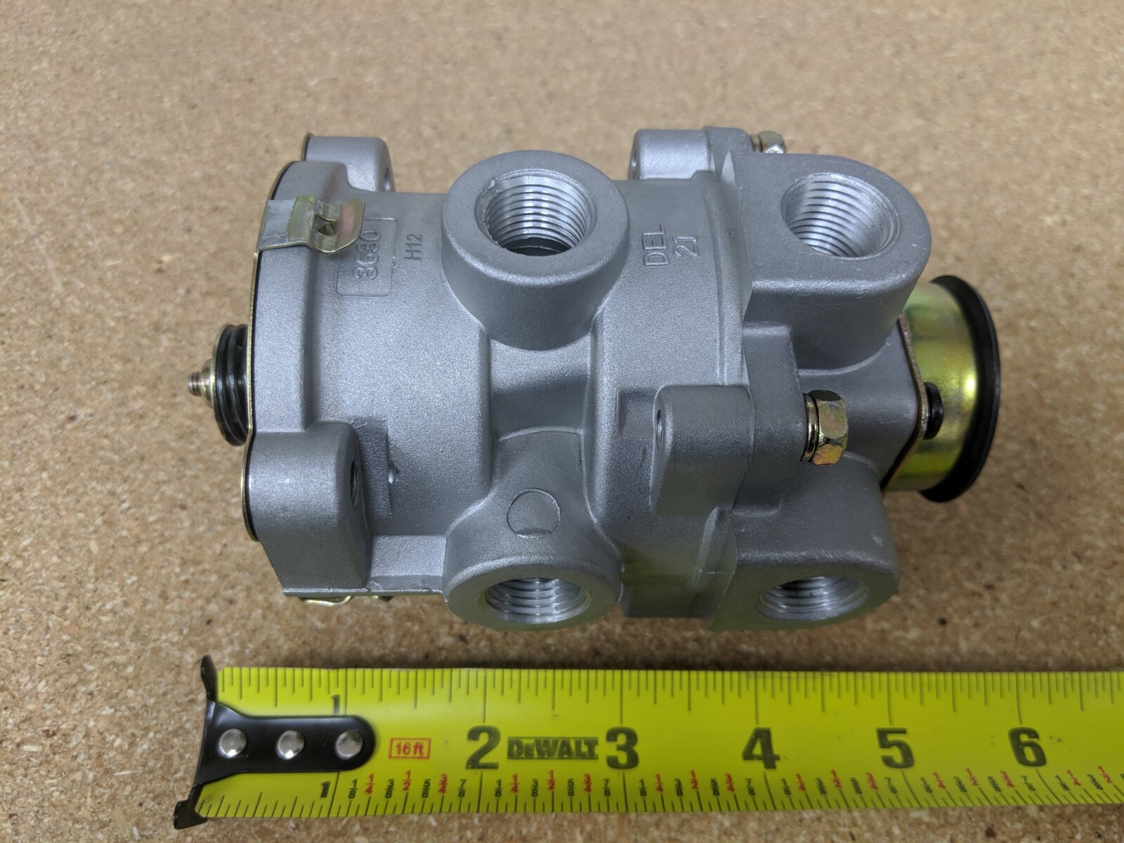 E6 Foot Brake Valve Excel # EM36300 Ref.# Bendix 286171 286516 ...