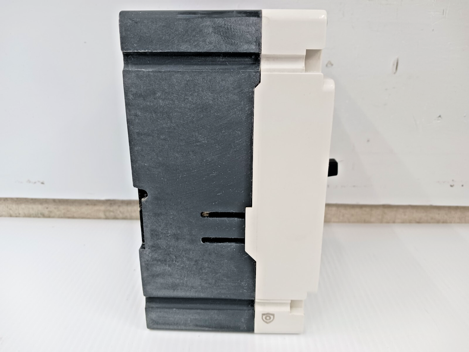 NEW EATON 100 AMP CIRCUIT BREAKER 3 POLE 600 VAC / 250 VDC 35kA FD3100L ...