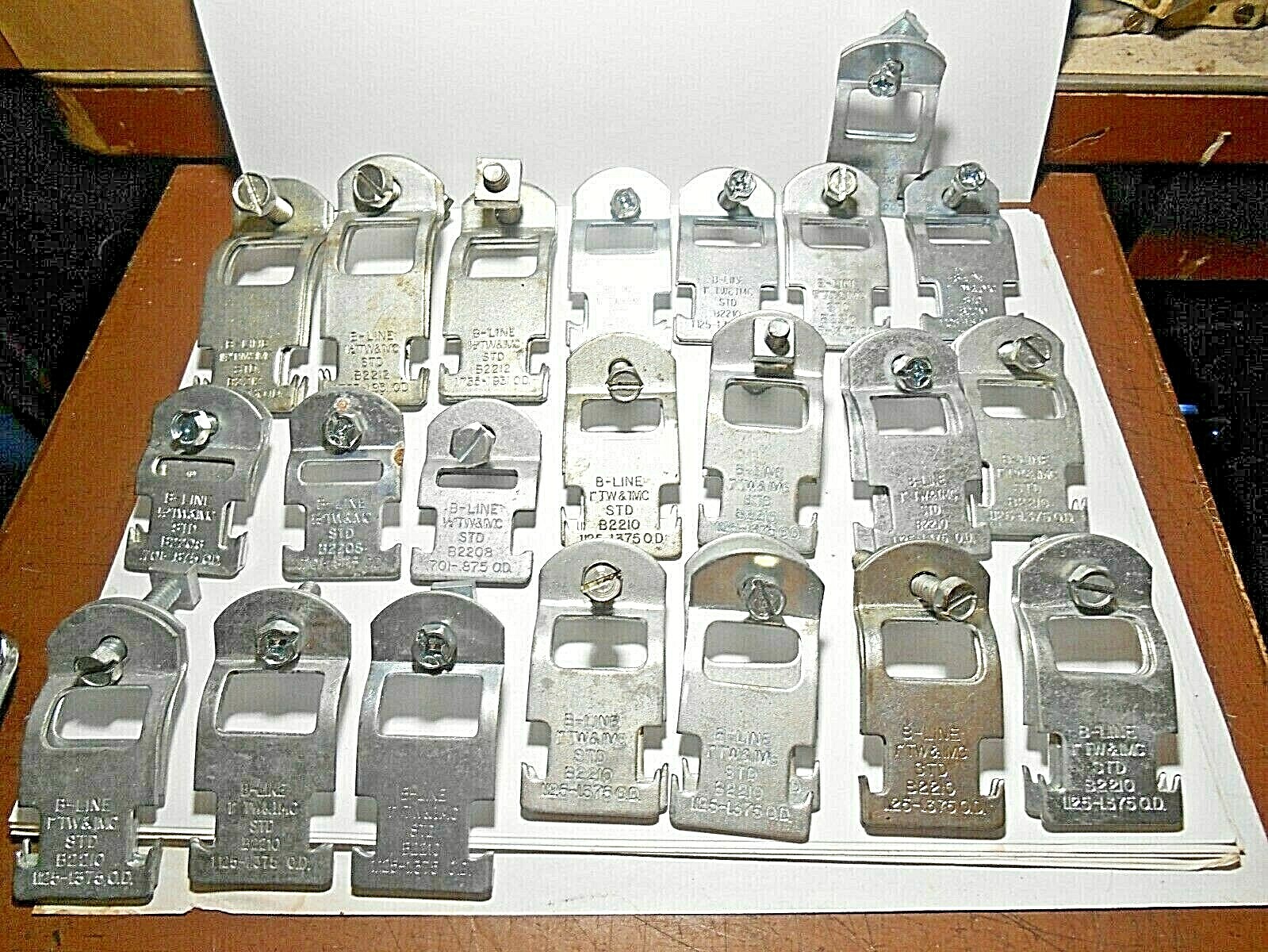 LOT OF 23 ASSORTED B-LINE CONDUIT CLAMP STRUT STRAPS 1/2", 1", 1-1/2 ...