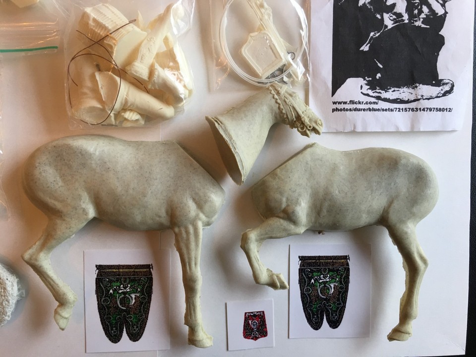 1 x UNKNOWN MAKE. NAPOLEONIC WAR LARGE PLASTIC CAVALRY SOLDIER & RESIN ...