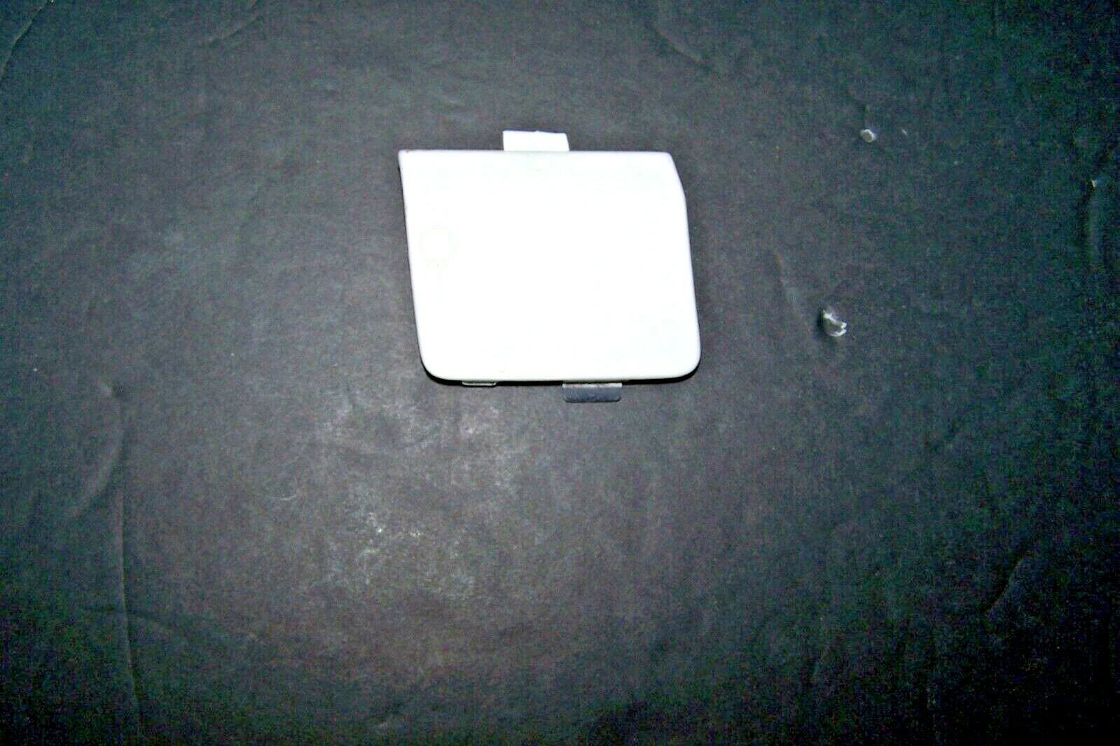 Mercedes E CLASS Facelift 2128850726 Tow hook cover used white original ...