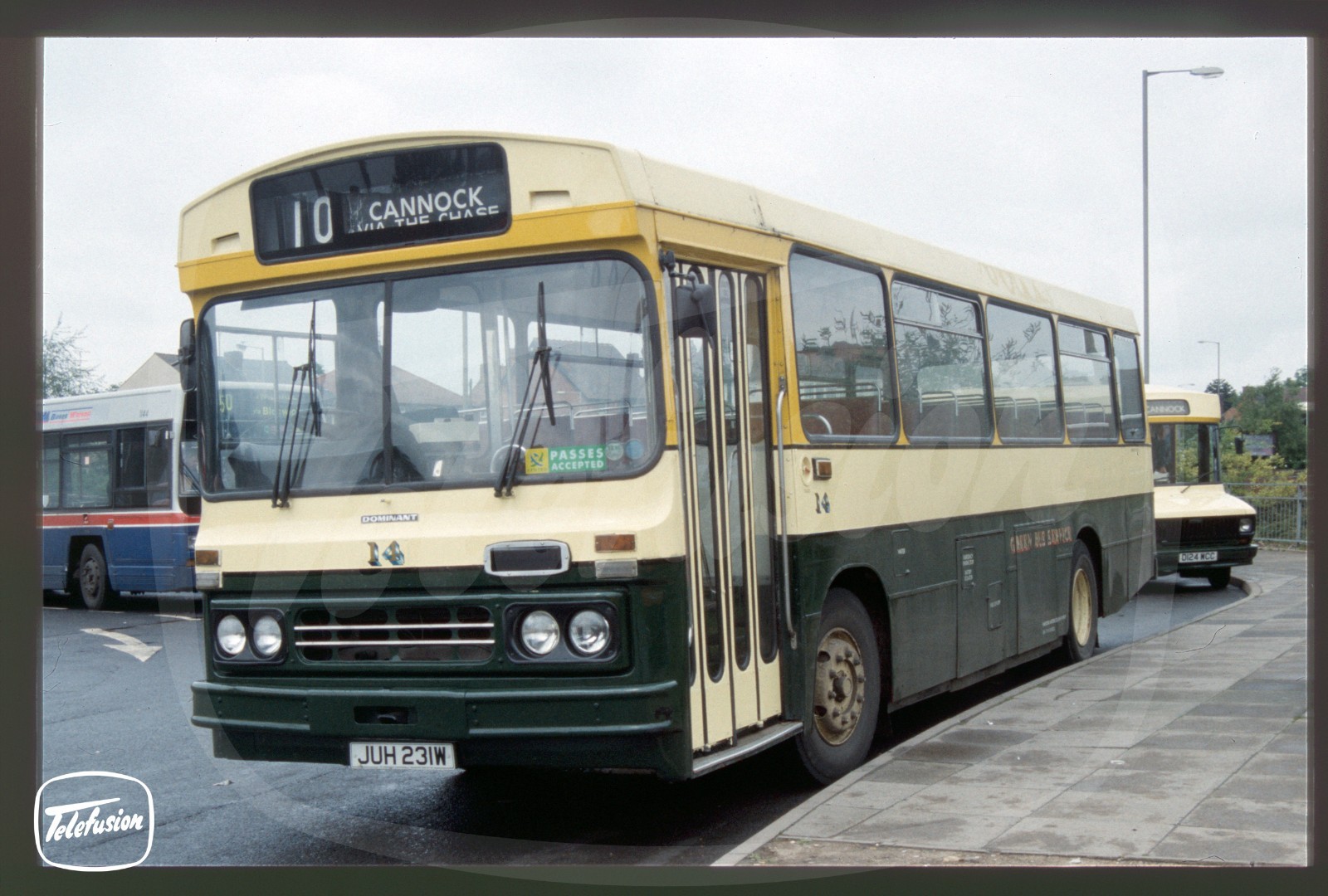 Bus Slide WITHOUT COPYRIGHT Green Bus Service JUH231W ex Merthyr Tydfil ...