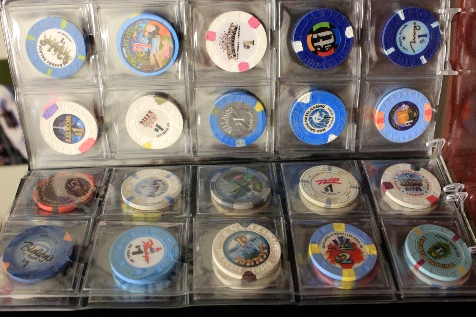 80 Pocket Casino Poker Chip Album Book + 80 Coin Holder 2x2 Storage ...