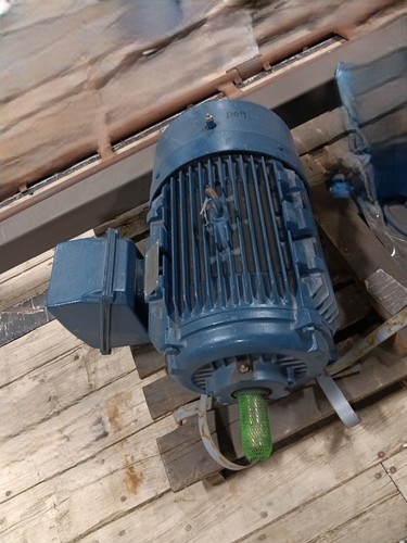 Siemens Motor PE 21 PLUS HP-40 RPM-3530 Volts 460 Frame 324TS Amps-45 ...