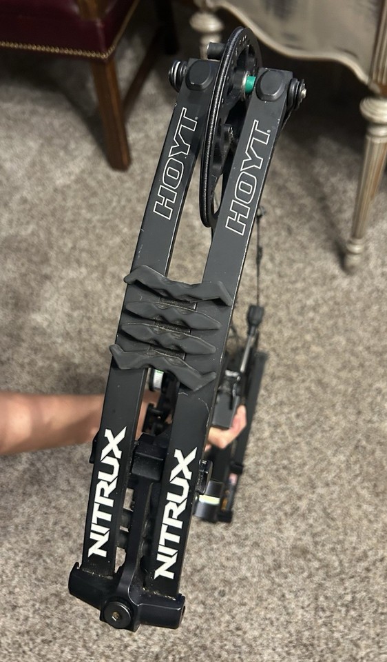 Right Handed Hoyt Nitrux. Up To 65# And 27-30in Draw. HHA Optimizer ...