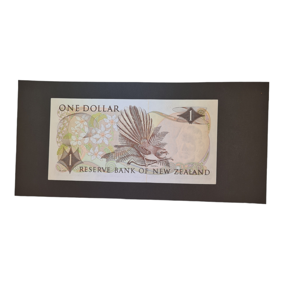 NEW ZEALAND 1 DOLLAR 1981-85 H.R. Hardie P169a aUNC (Lot #677) | eBay