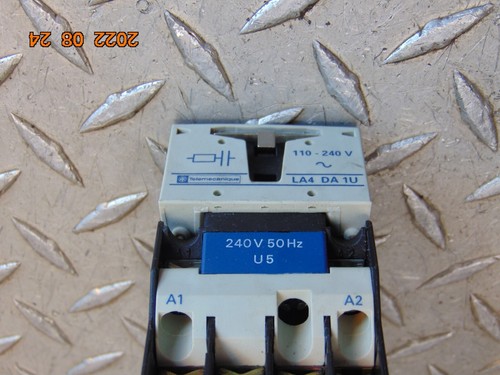 TELEMECANIQUE LC1D1810 CONTACTOR w LA1 DN11 AUX & LA4 DA1U SUPPRESSOR ...