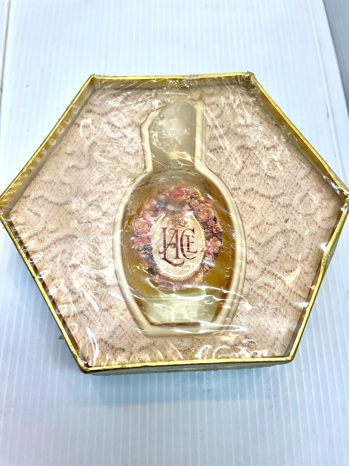 Coty Truly Lace Cologne Spray 1.25oz | eBay