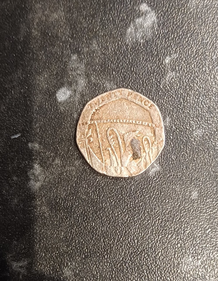 Rare 20p Coin 2012 with bronze/copper coming through the front and back ...