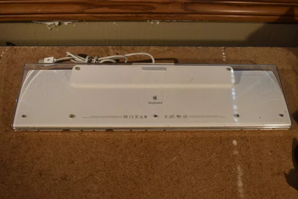 Genuine Apple Mac A1048 White Wired Full Size Keyboard English w/ 2 USB ...