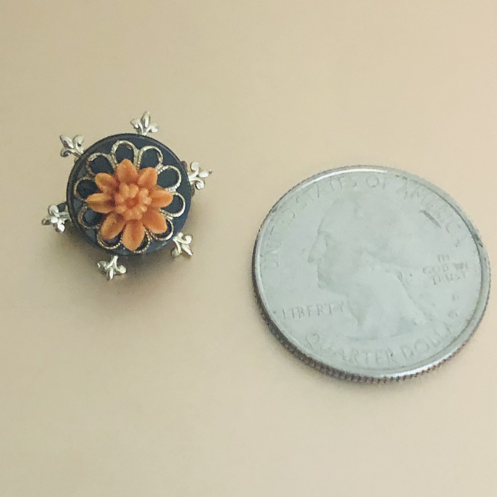 Vintage 3D Plastic Single Pink Flower Very Small Brooch Black Gold Tone ...