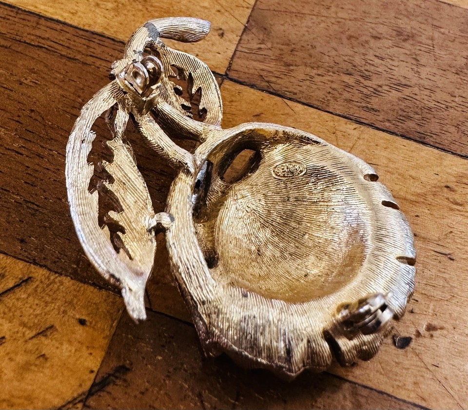 Vintage Sphinx Rhinestone Thistle Brooch Gold Tone Signed – 6.5 cm ...