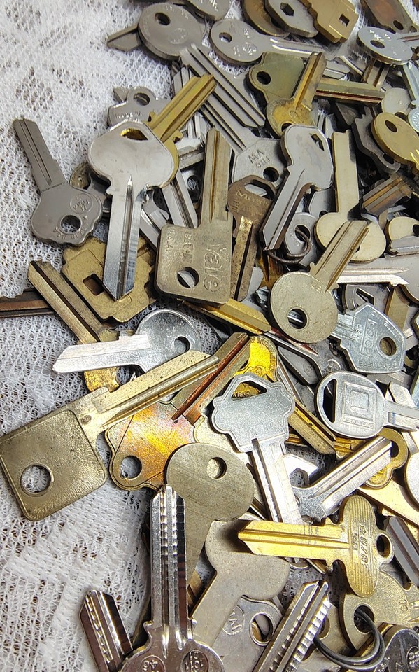 Huge Lot of 335 Assorted New Old Stock Key Blanks ~ See Photos | eBay