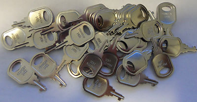 2 Kawasaki Saddle Bag Lock Keys 1000 Police models KZ1000 K1000P ...