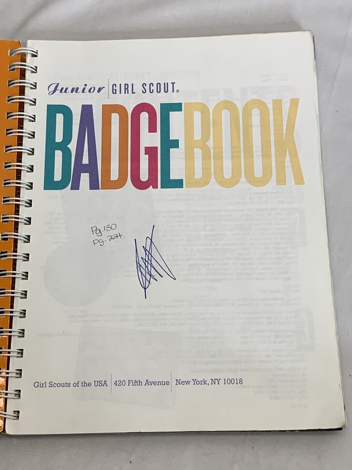 Junior Girl Scout Badgebook Badge Book Spiral Softcover 2001 | eBay