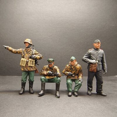 1/35 WWII German Elite Armored Division frontline units 4 Soldiers ...