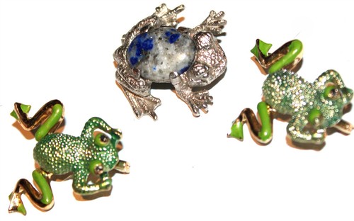 Lot#538 Mixed vintage midcentury silver/goldtone metal gem frog brooch ...