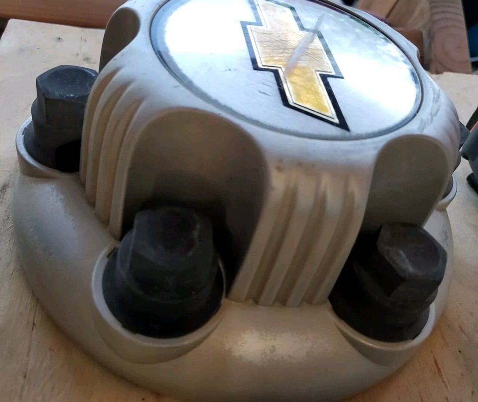 99-06 Chevy Silverado OEM 6 Lug Center Cap. P/N 15712371 | eBay