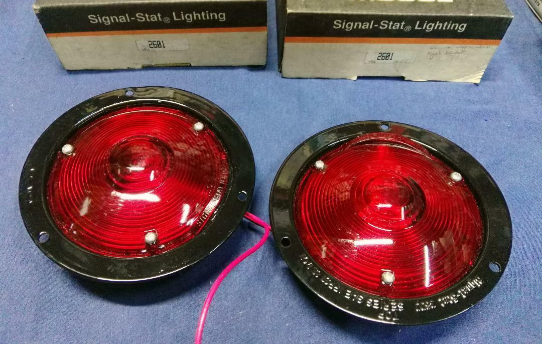NOS Vintage Signal-Stat (2601) Red Stop Tail Light Set 1 wire RAT ROD ...