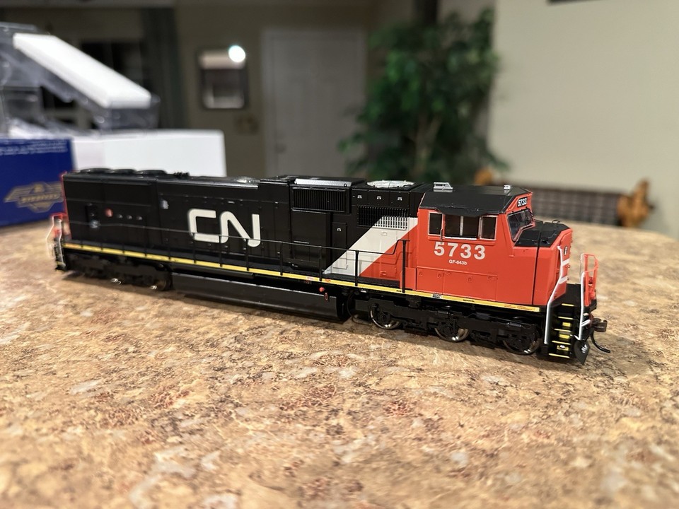 HO Scale Athearn Genesis ATHG75823 Canadian National SD75i #5733 DCC ...