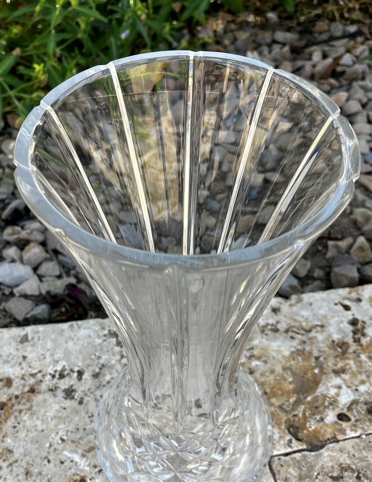 Beautiful Heavy Lead Crystal Criss-Cross Diamond Cut Glass Flared Vase ...