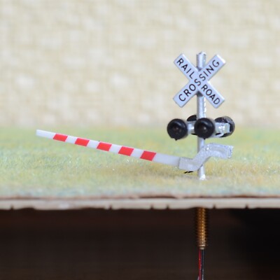 2 x N scale model grade crossing signal gate stop lever 4 heads ...