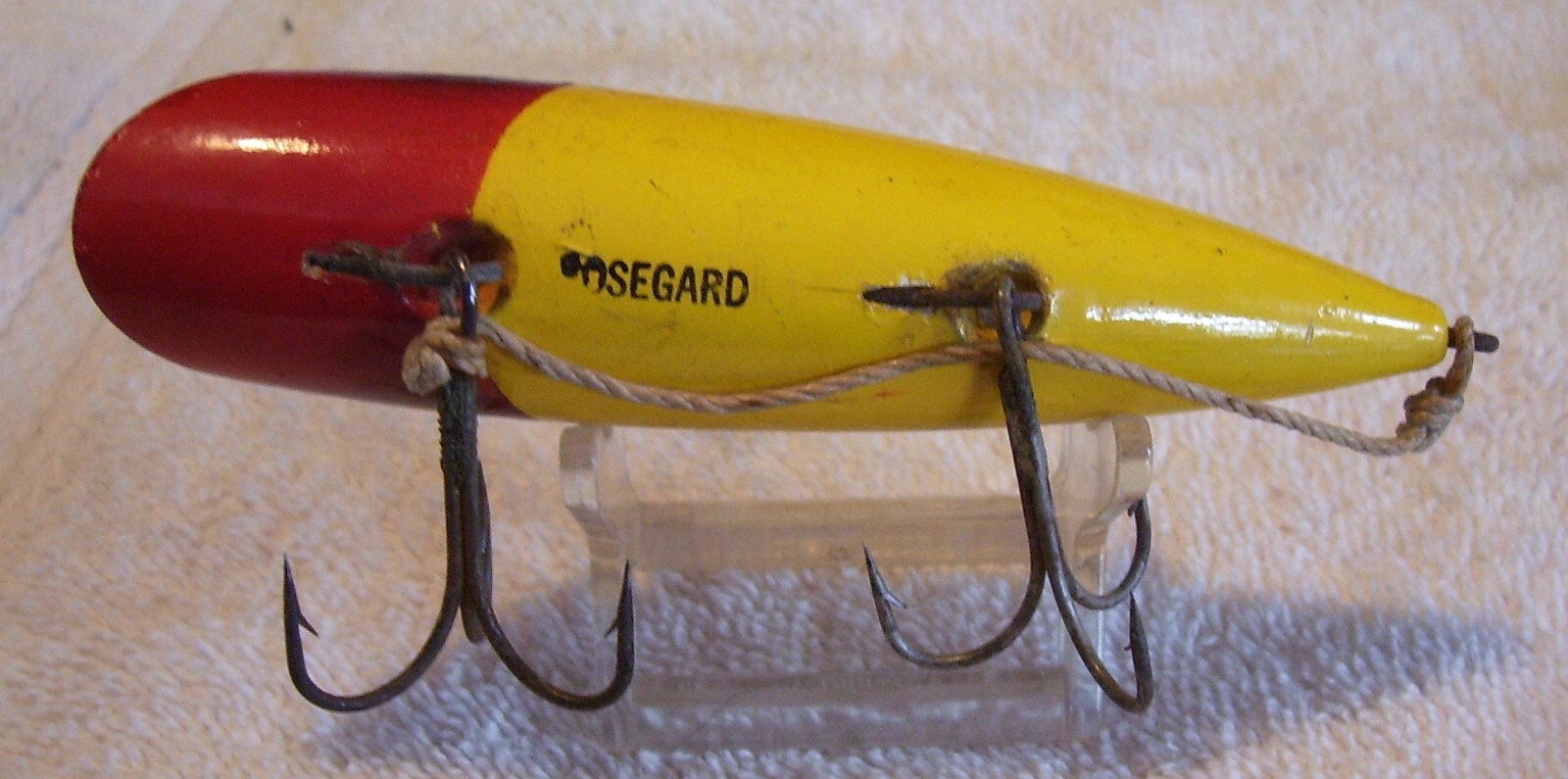 51623 BEAUTIFUL ROSEGARD WOOD SALMON PLUG LURE 4-3/8" YELLOW RED HEAD ...