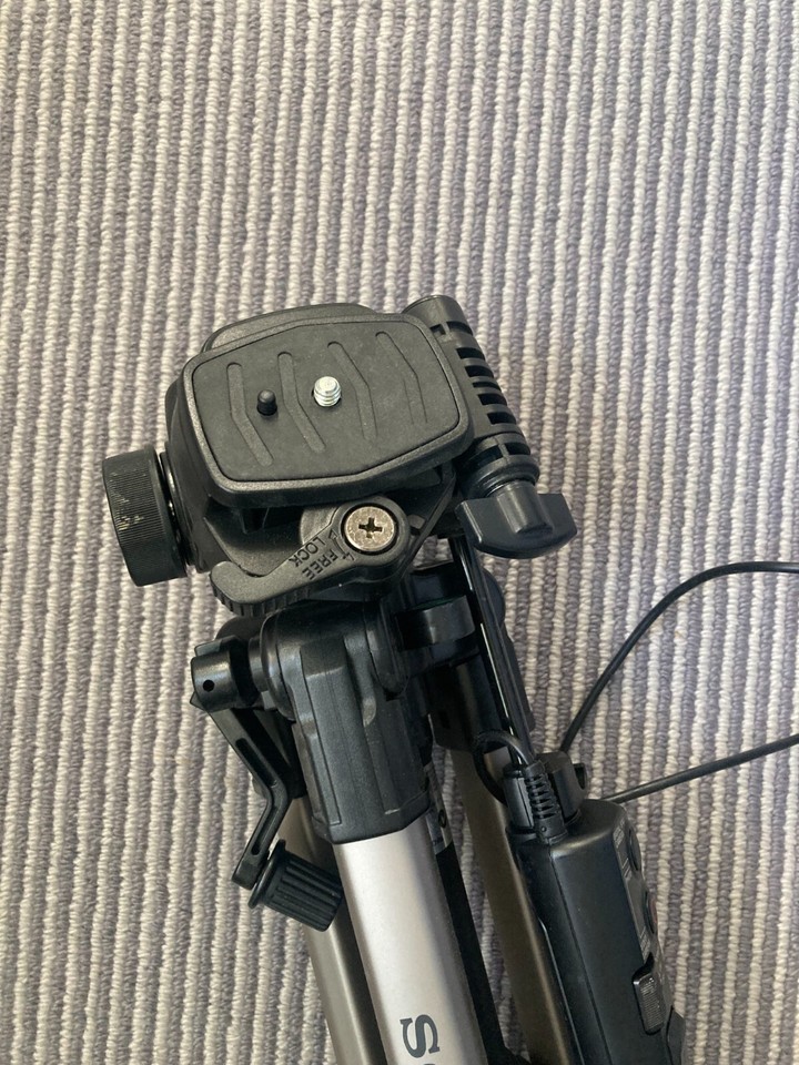 Sony Remote Control Tripod for Sony Cameras/Camcorders (VCT-D680RM ...