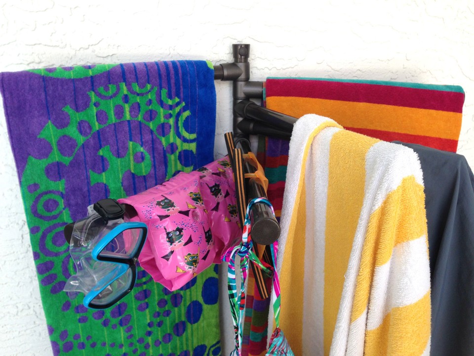 Outdoor pool towel holder rack - 6 bar - Wall Mount for patio deck spa ...