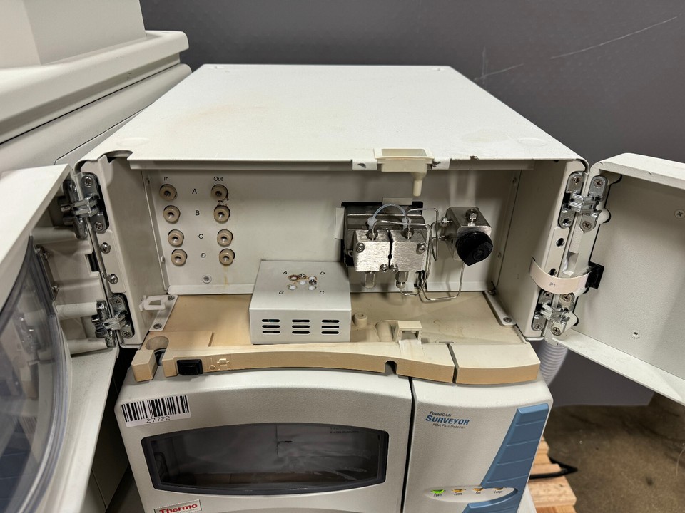 Thermo Finnigan LXQ Mass Spectrometer System, PDA Detector, LC Pump ...