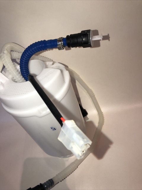 Electric Fuel Pump Left URO Parts 7L6919087F fits 04-07 VW Touareg for ...