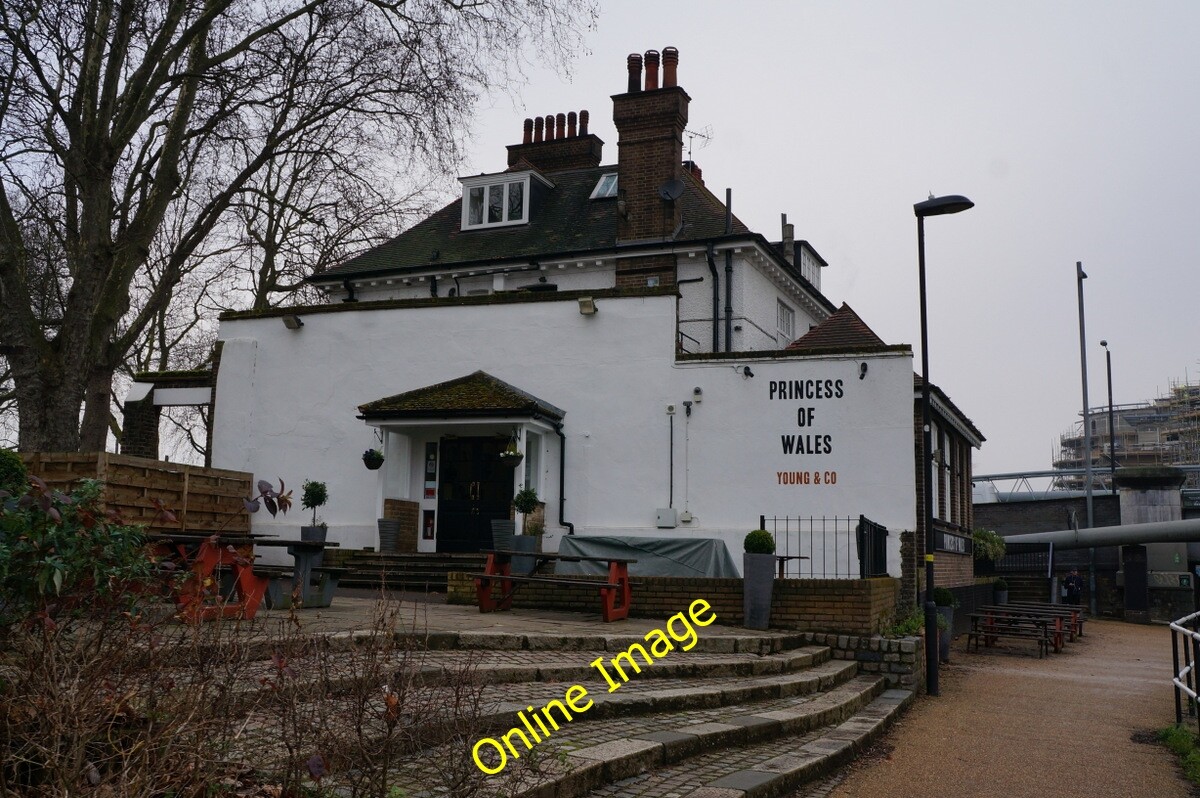 Photo 6x4 Princess of Wales overlooking the River Lea Leyton/TQ3786 ...