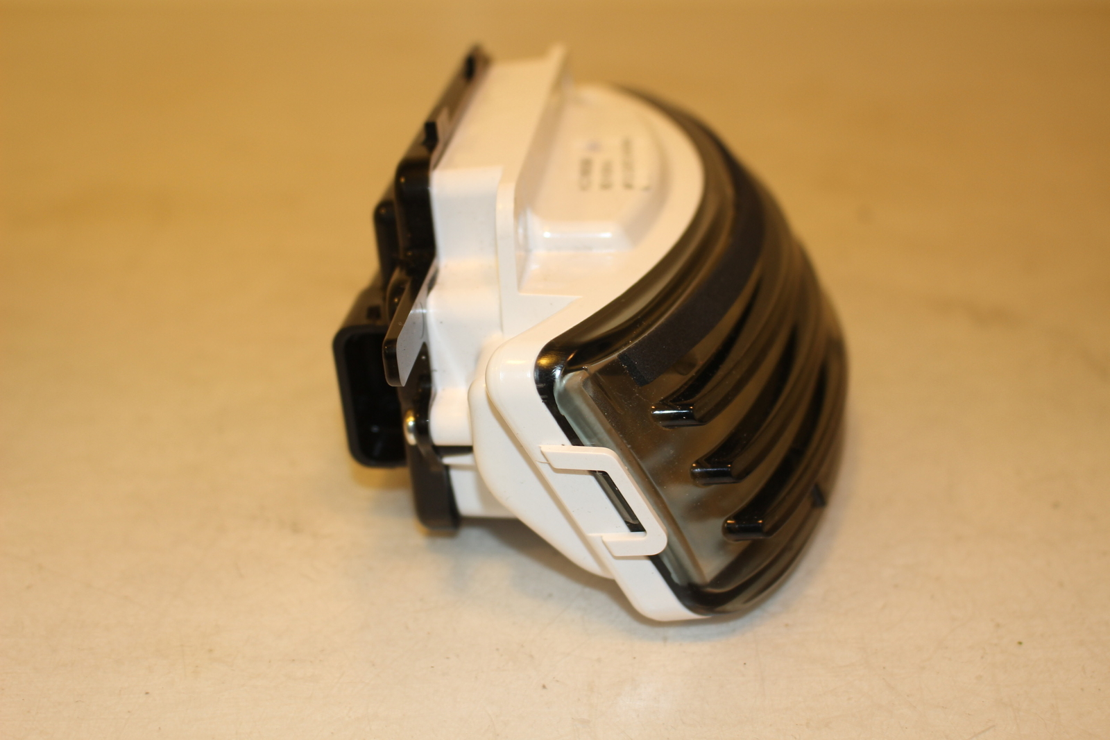 HARLEY DAVIDSON OEM TOURING REAR FENDER FASCIA LIGHT 59600008 | eBay