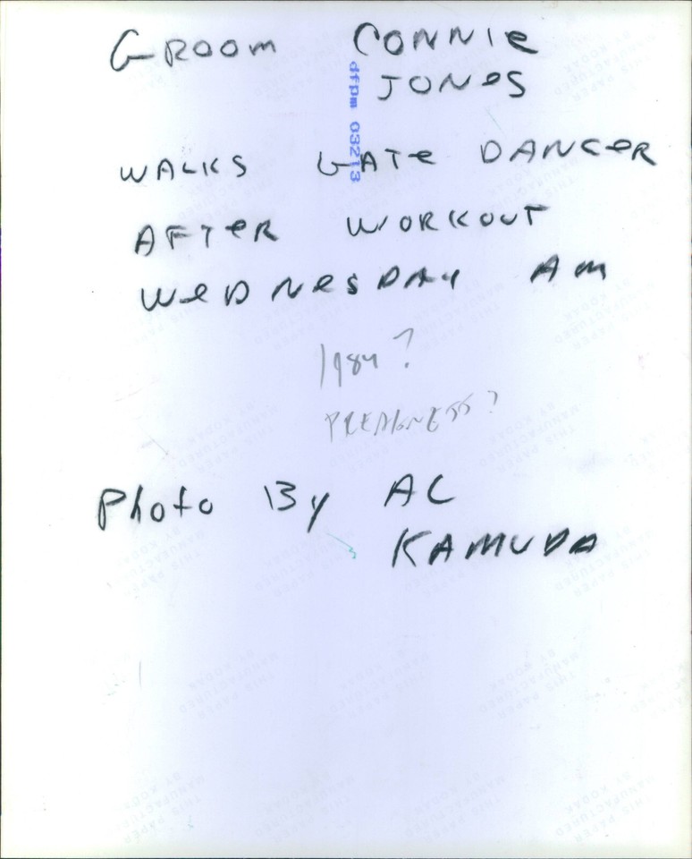 1984 Press Photo Groom Connie Jones walks Racehorse Gate Dancer at ...