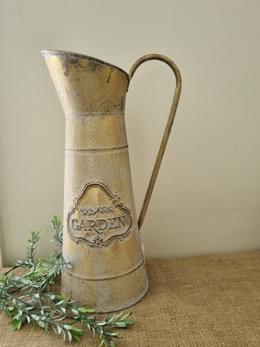 GARDEN SHABBY COUNTRY DISTRESSED RUSTIC CREAM GOLD METAL TIN PITCHER ...