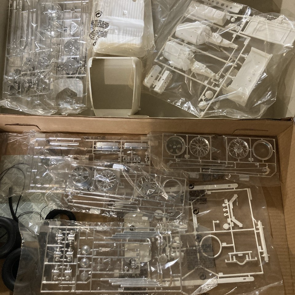 Monogram The Big T Custom T Ford Model Kit 85-4163 Open Box Sealed Bags ...