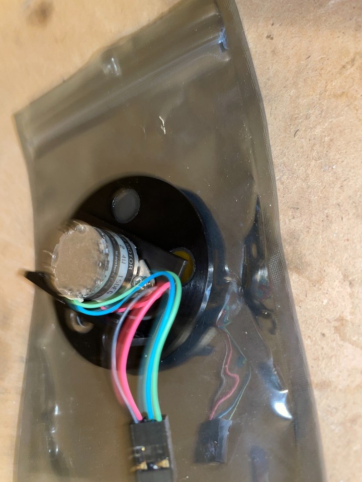 Motorised optical filter wheel with stepper motor - Dionex AD20 Abs ...