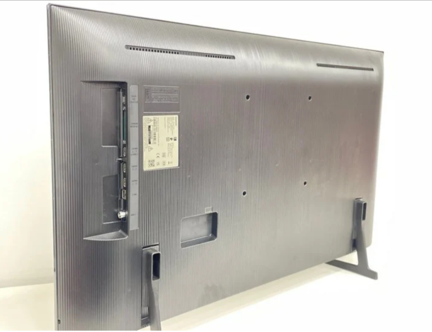 Samsung 43” Crystal UHD DU7100 4K Smart TV UE43DU7100K- USED LESS THAN ...