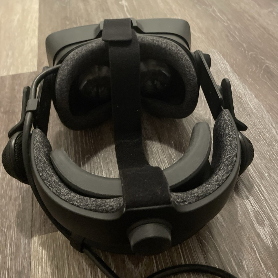 Valve Index VR Full Kit - Index Base Stations, Steam Knuckles, Great ...
