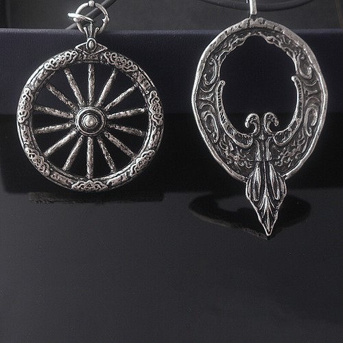 New Game Bloodborne Necklace Cosmic Eye Crow Hunter Wheel Hunter Badge ...