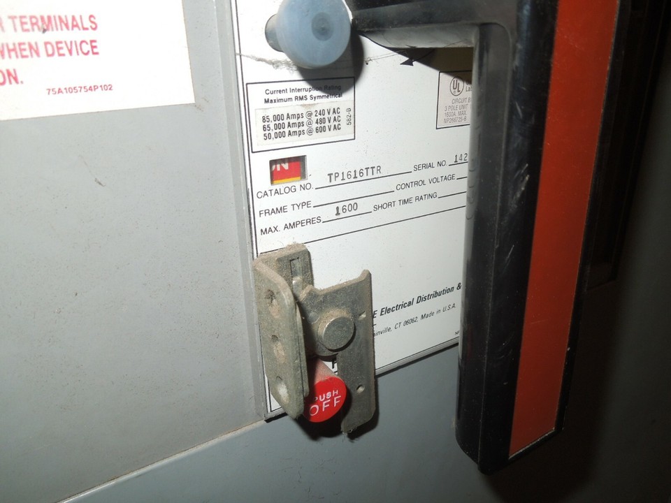 GE AV-Line Switchboard 2500A 3ph 480/277V Power Break Main-Tie-Main ...