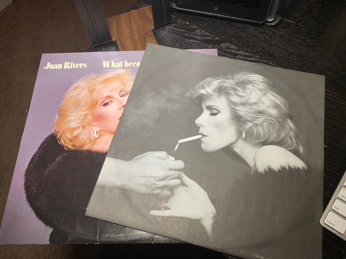 Joan Rivers Smoking 367 Joan Rivers Memorial Service Stock Photos,